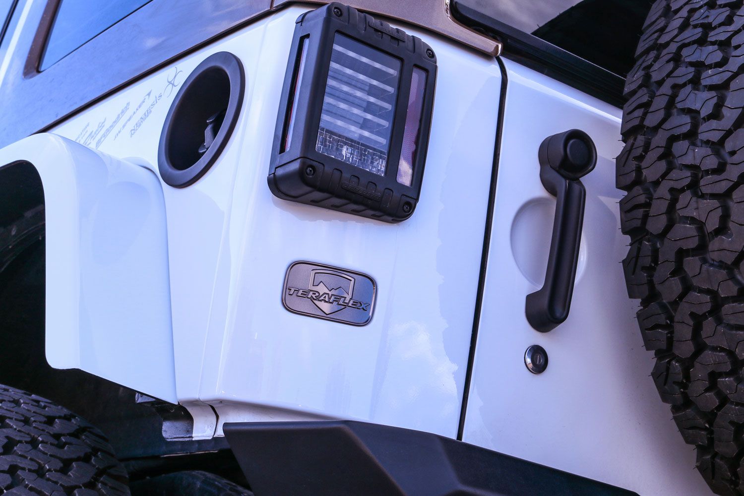 JK: TeraFlex Logo License Plate Delete Badge | TeraFlex Japan